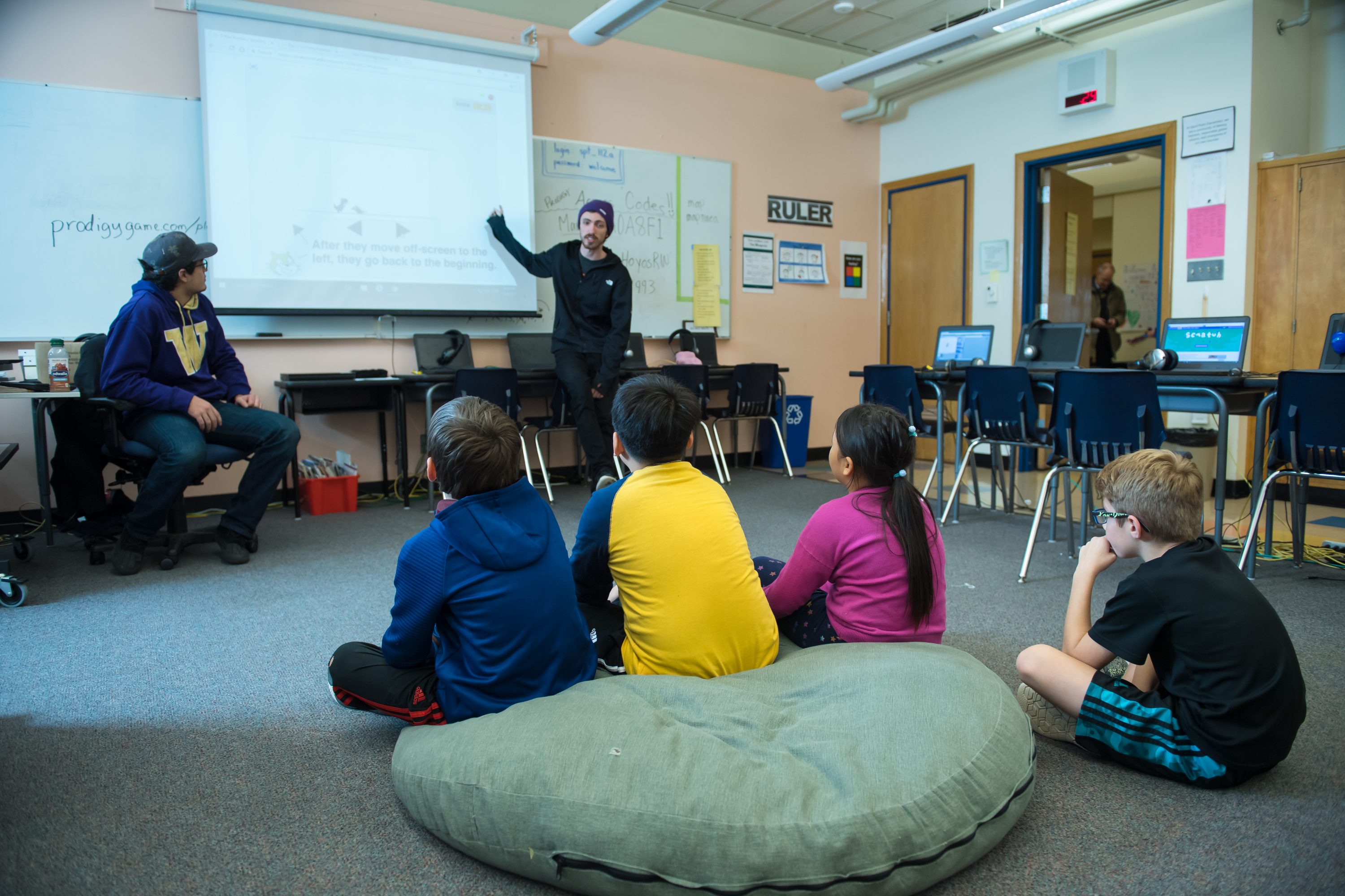 CSS 295 K-12 Computing Education – CONNECTED HUSKIES